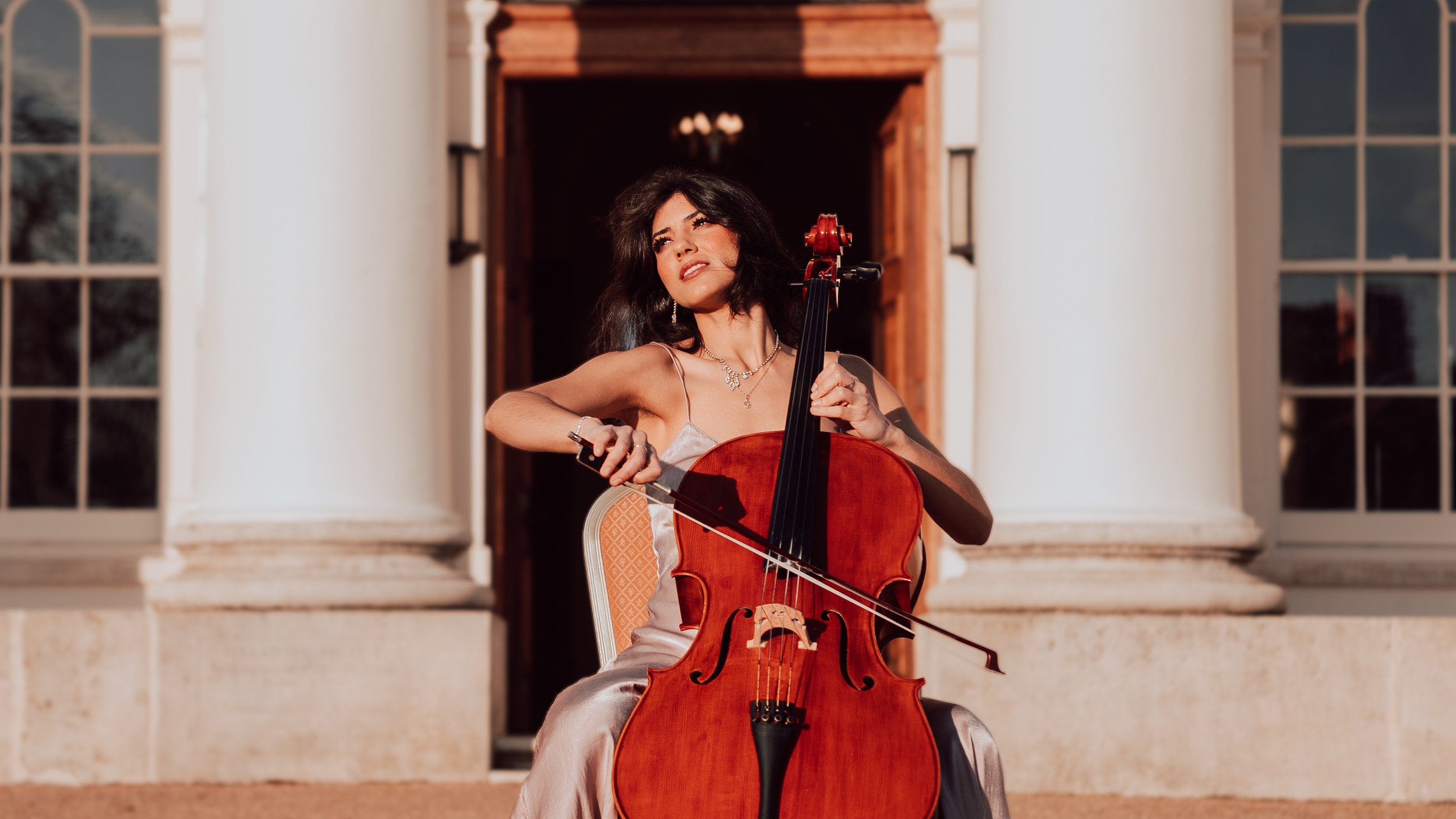 Book Electric Cellist for Luxury Weddings & Events | Cellist Jenny