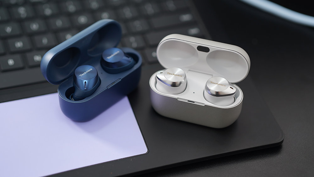Style And Quality In These Earbuds From Technics! | tech360tv