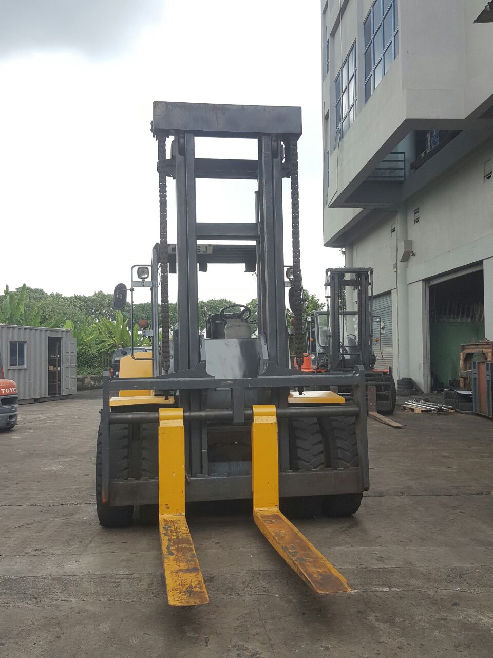 16 Ton Forklift for Rent in Singapore I Beng Siang Machinery