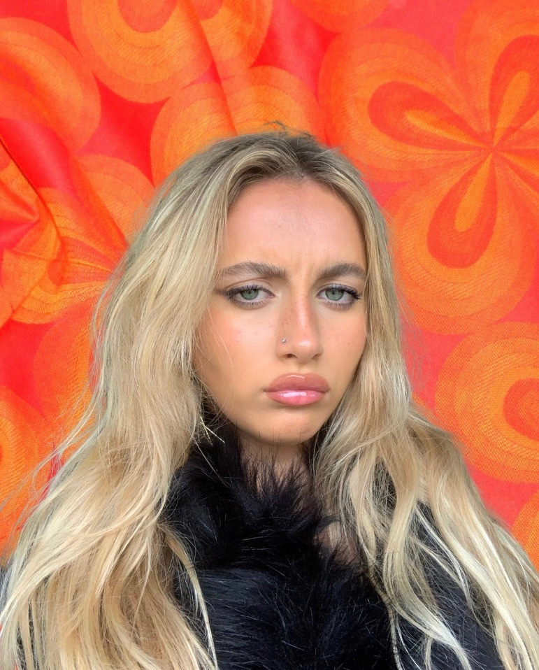 Singer - Erin Bloomer - United Kingdom - UK