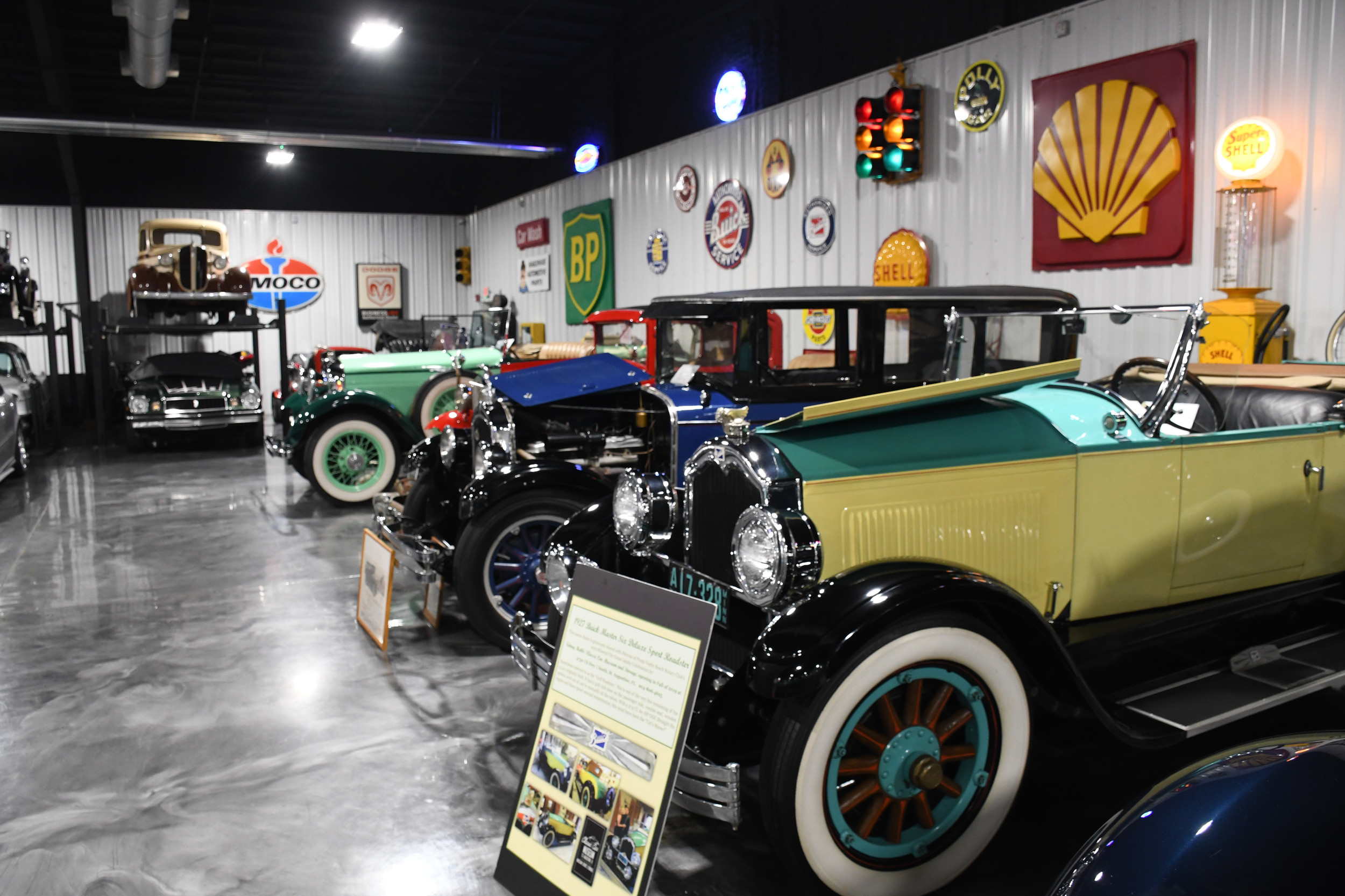GALLERIES | Classic Car Museum