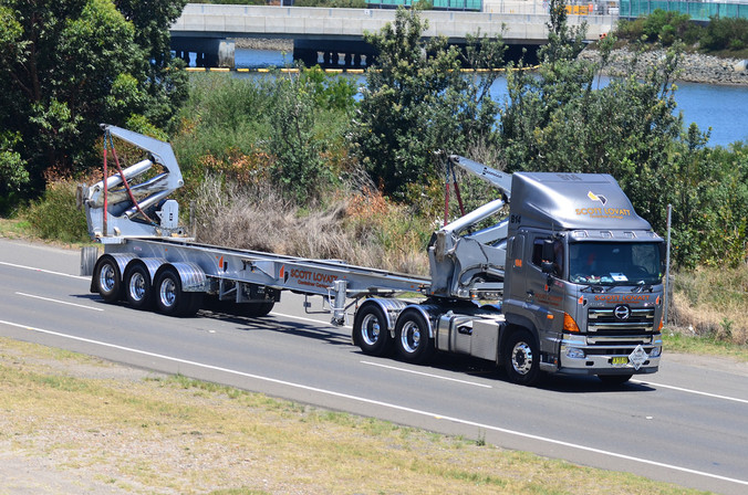 Scott lovatt Container Cartage | Transport sydney | Milperra