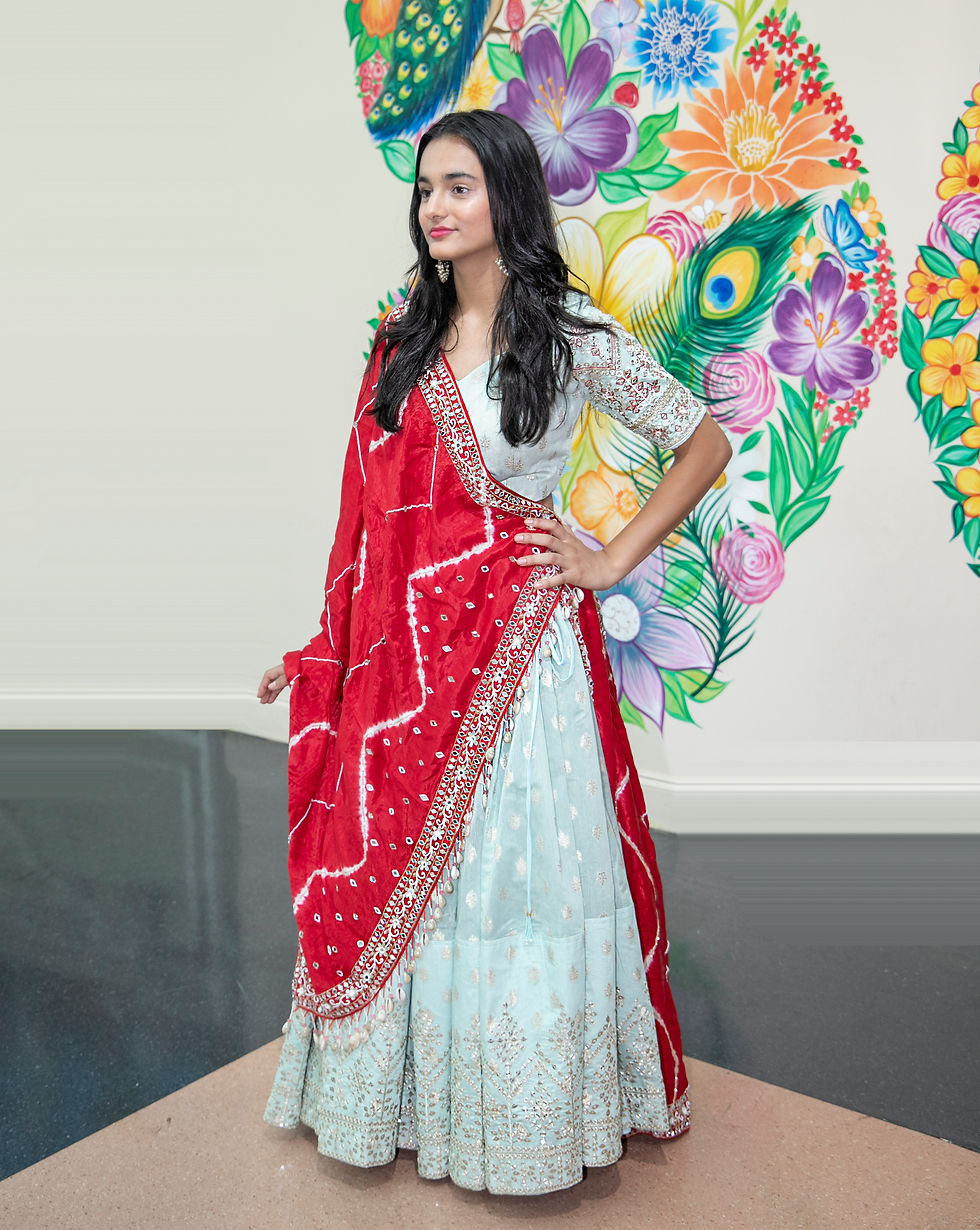 Chaniya Cholis | ladlee.com