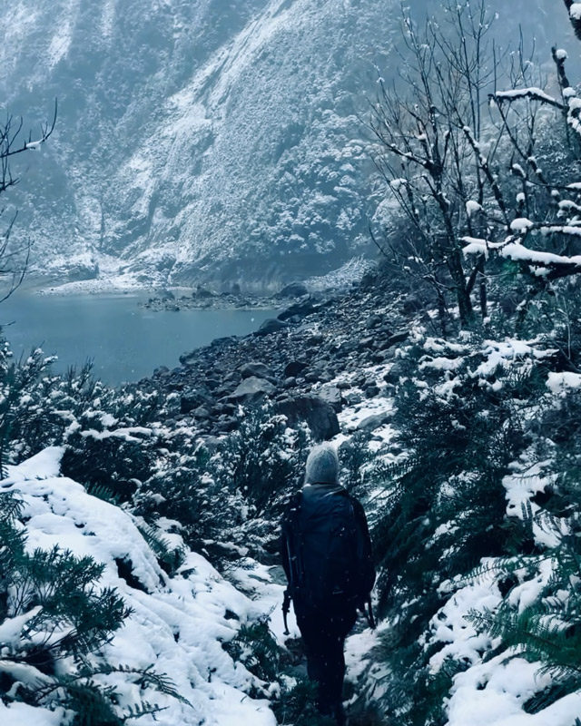 Hiking The Lake Marian Track Fiordland New Zealand
