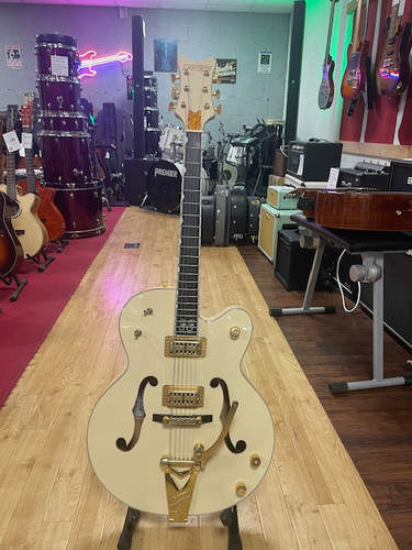 Gretsch White Falcon Steven Stills Signature | Sarum Guitars & Drum