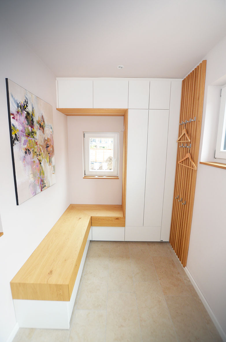 Garderobe mit Holzleisten