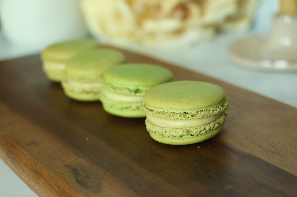 Mega Kiwi Macarons