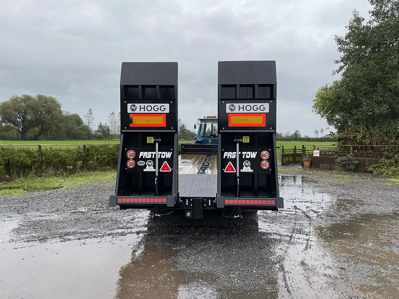 New Style Hogg Low Loader Trailer Tractor With Hyd Ramps +VAT | Tyson Sales