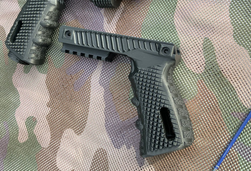 SAVAGE COMBAT SMG FOREGRIP W/PICATINNY RAIL | SAVAGE COMBAT PB