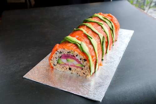 MENTAIKO SALMON AVOCADO | Tora Tora Tora