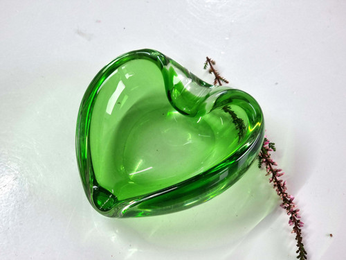 Heart-shaped glass dish | ShapedInScandinavia