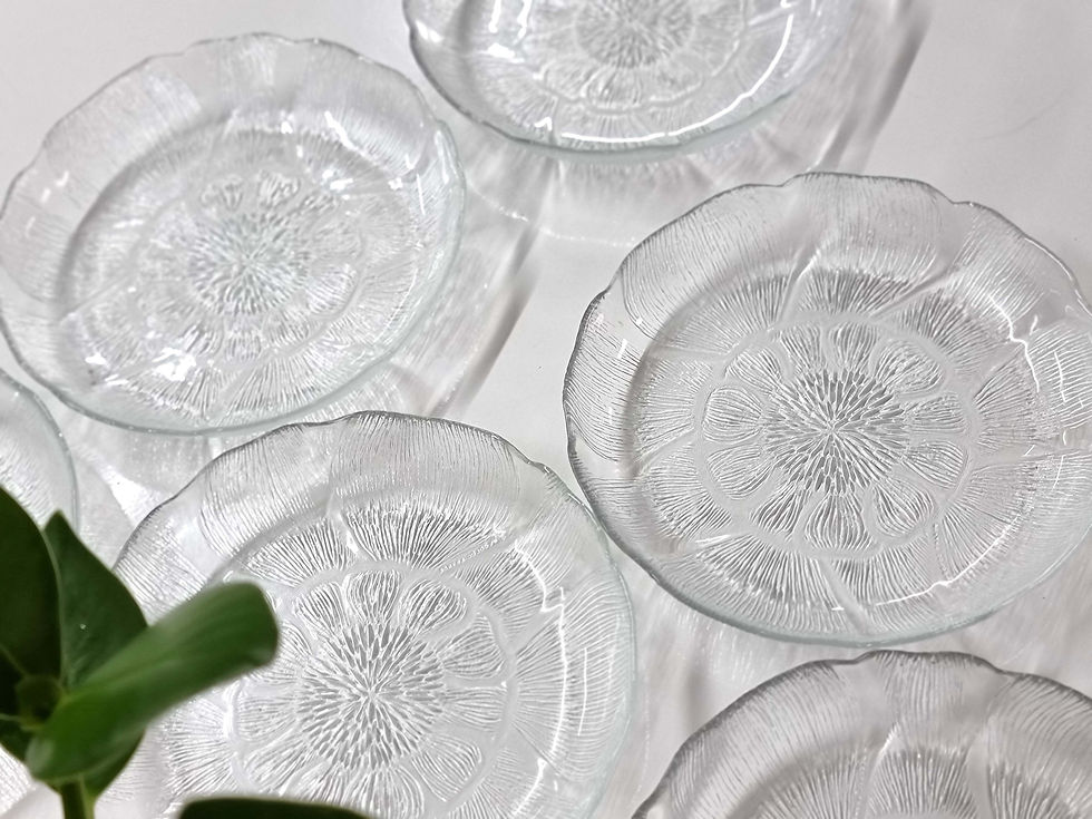 Arcoroc 'Fleur' glass plates | ShapedInScandinavia