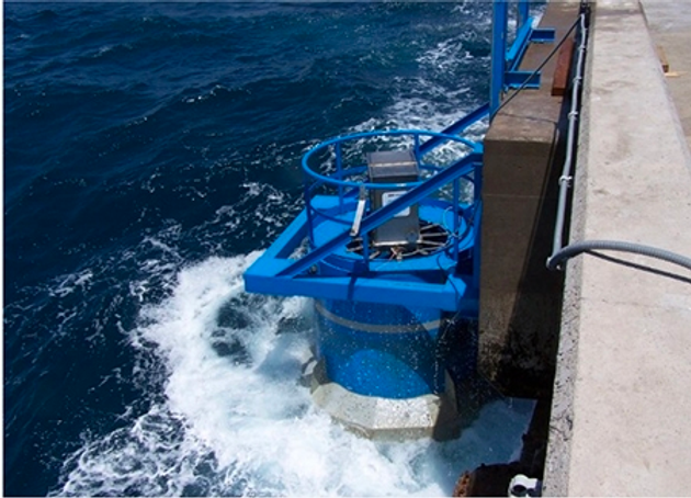A pilot test to generate renewable energy from seawater