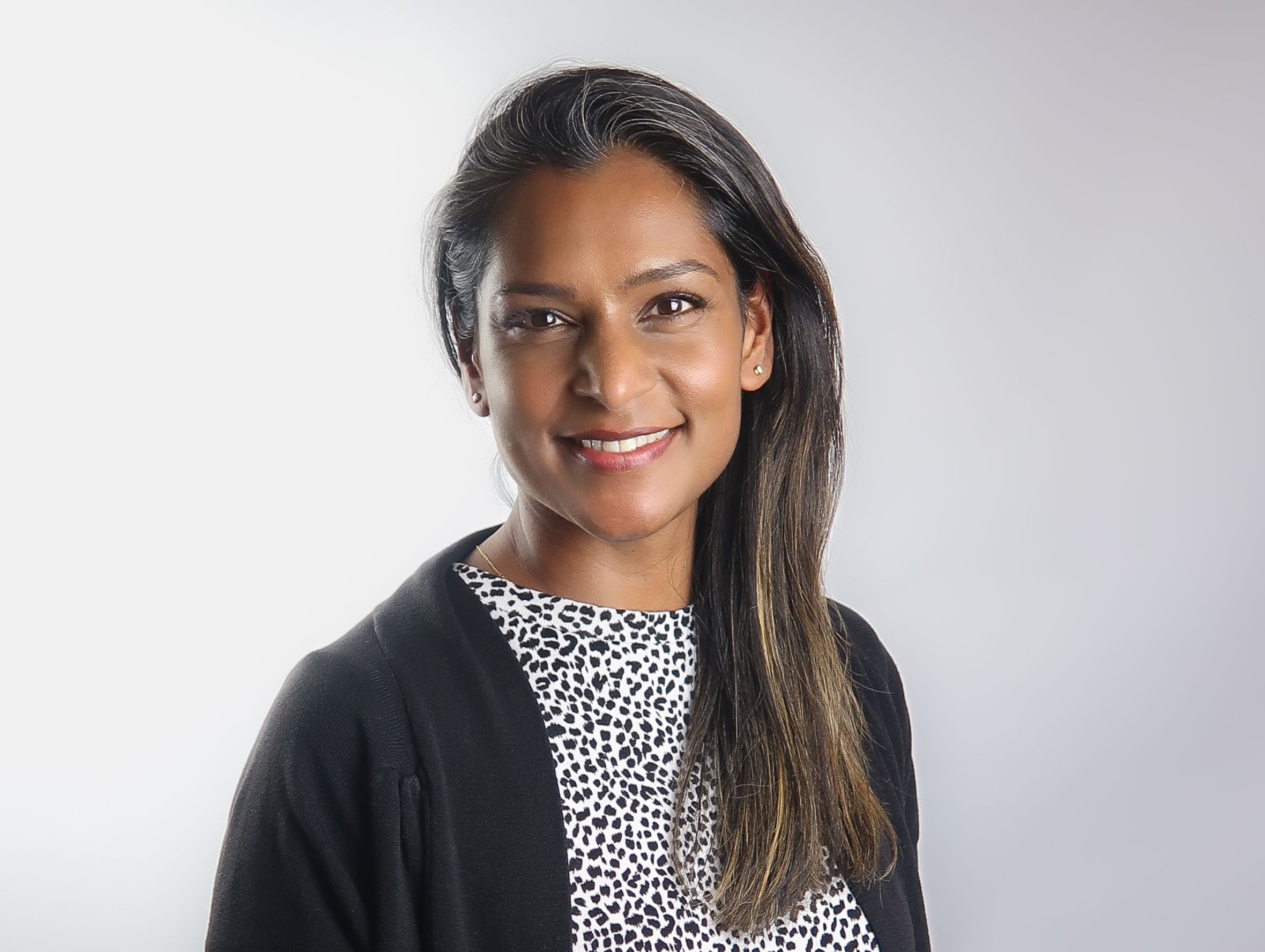Dr Divina Pillay | Consultant Psychiatrist | Schoen Clinic Chelsea
