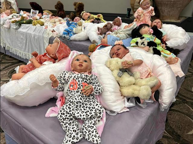 Photo-gallery | Ontario | London Doll Show
