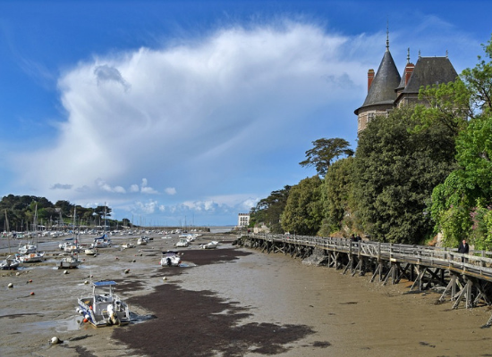 O incrível fenômeno das marés: uma onda oceânica