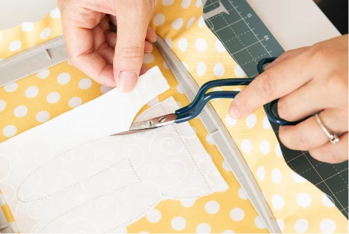 DOUBLE-CURVED APPLIQUE SCISSORS, LEFT-HANDED | Be Sew Bizzy