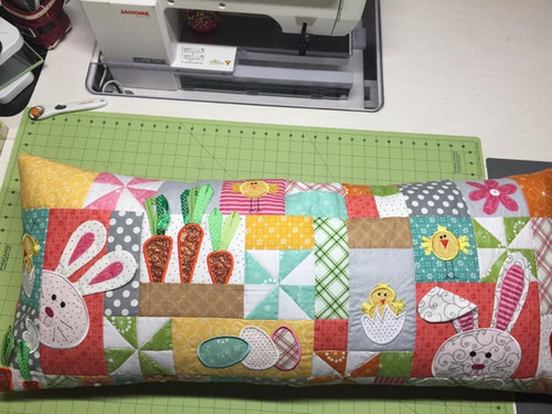 Hoppy Easter bench pillow kit | Be Sew Bizzy