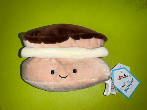 jellycat/ eclair | Happy Returns