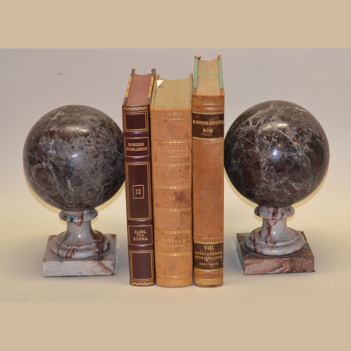 pair-italian-marble-newell-posts