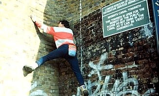 Structured Chaos: Victor Saunders