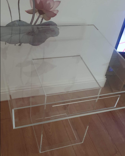 Clear Acrylic square cake table hire | Jaydas Events