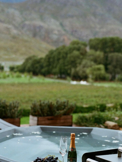 ABOUT | La Roche Estate