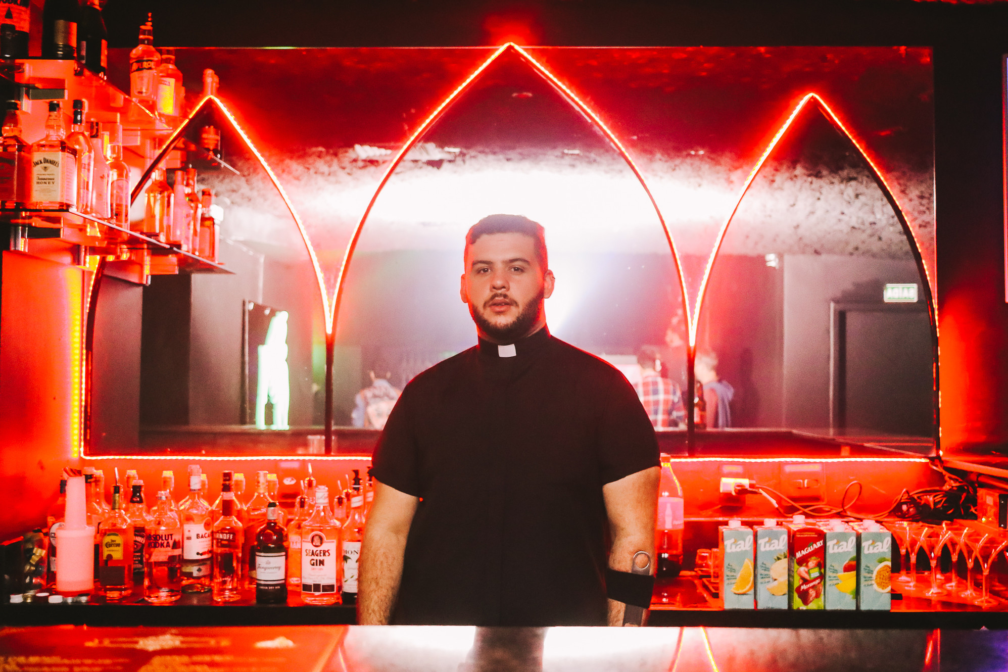 CASA NOTURNA | CHURCH SAVASSI | BELO HORIZONTE | FUNCIONARIOS