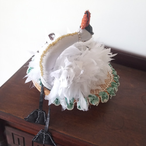 Lazy Susan Swan Lesley Bright | artwestgallery