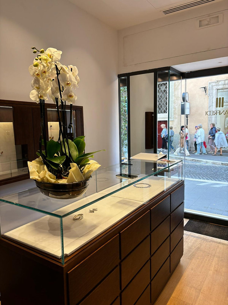 MANFREDI shop is open in Roma💛2024 April.