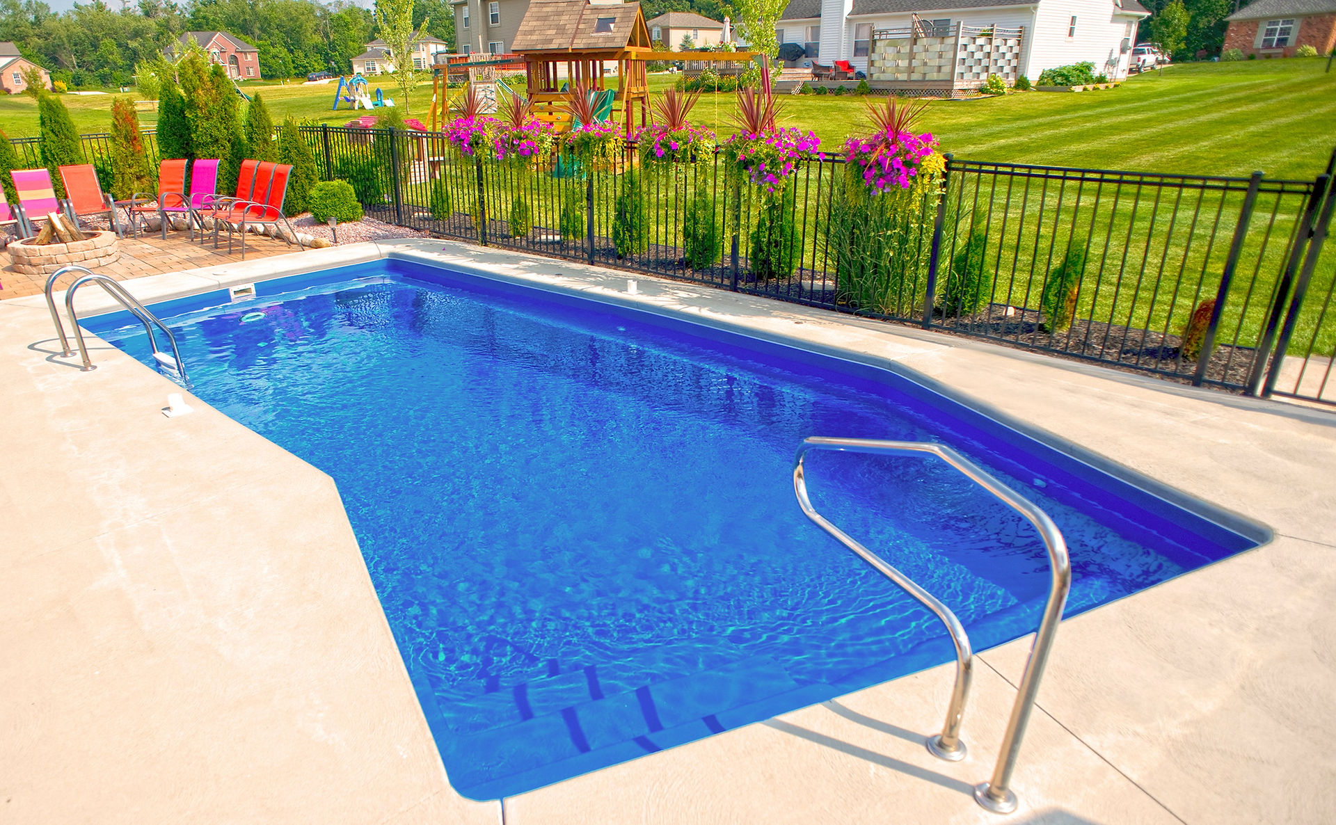 Leading Edge Medium Pools | Midwest pools Inc.