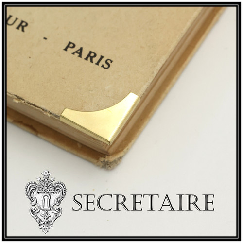 Book corner: Gold colour. Set of 2. Size: 1.5x1.5 cm [BD-K03] | Secretaire