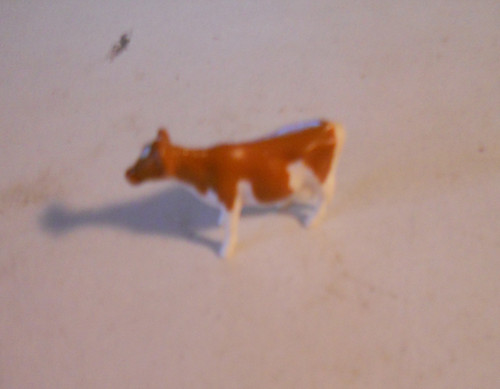 Ertl Guernsey Cow 1/64 Scale (QTY 1) | FarmToys4You