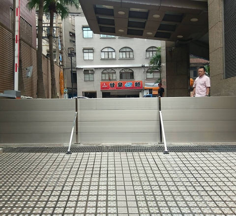 Manual stacking Flood barrier | Plasitence