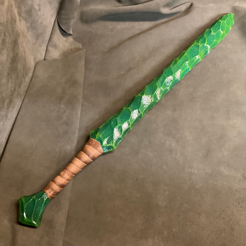 Crystal shard 30" short sword green | website
