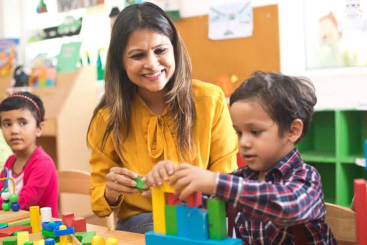 Understanding the Benefits and Curriculum of Preschool Education