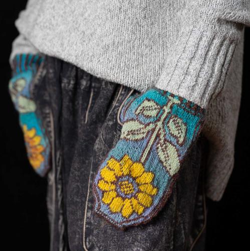 Sunflower Mittens charted pattern for Knitters | Knotical North