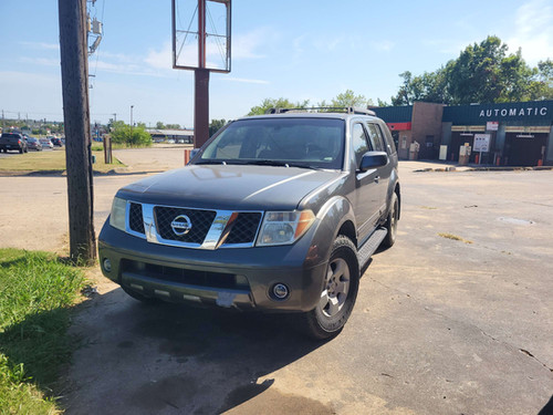 2005 Nissan Pathfinder Le 225392 miles | D.O.A Auto Sales