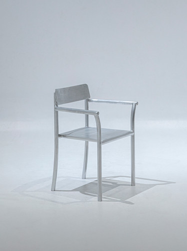 Singular Arm Chair | resismore