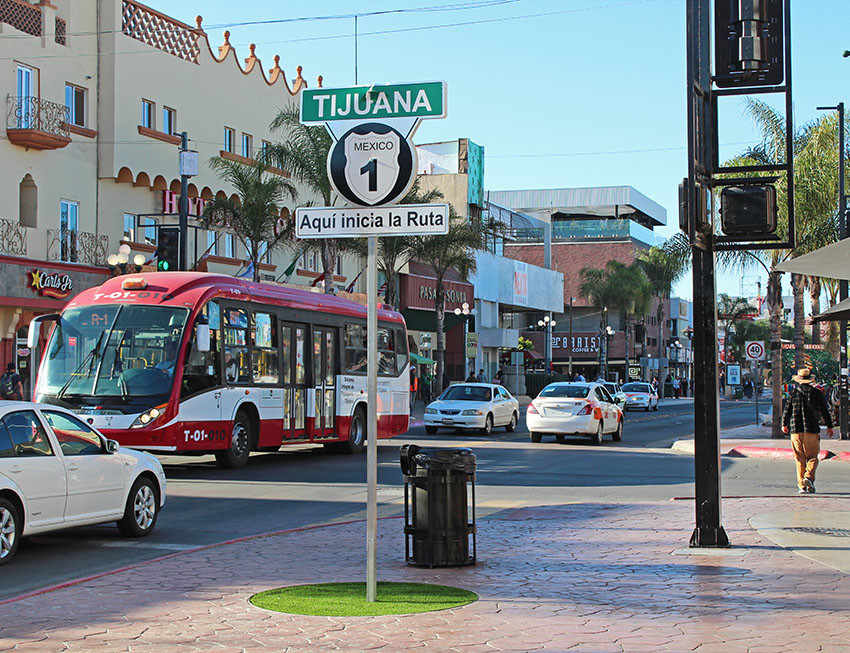 RUTA 1 Tijuana, Pasto sintético -WEB.jpg