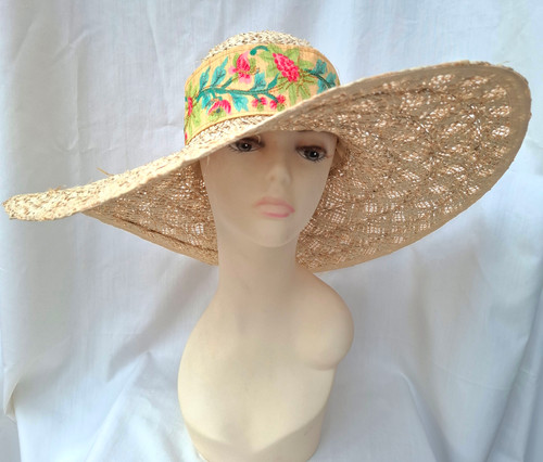 Textured wide brim straw hat | THM2023