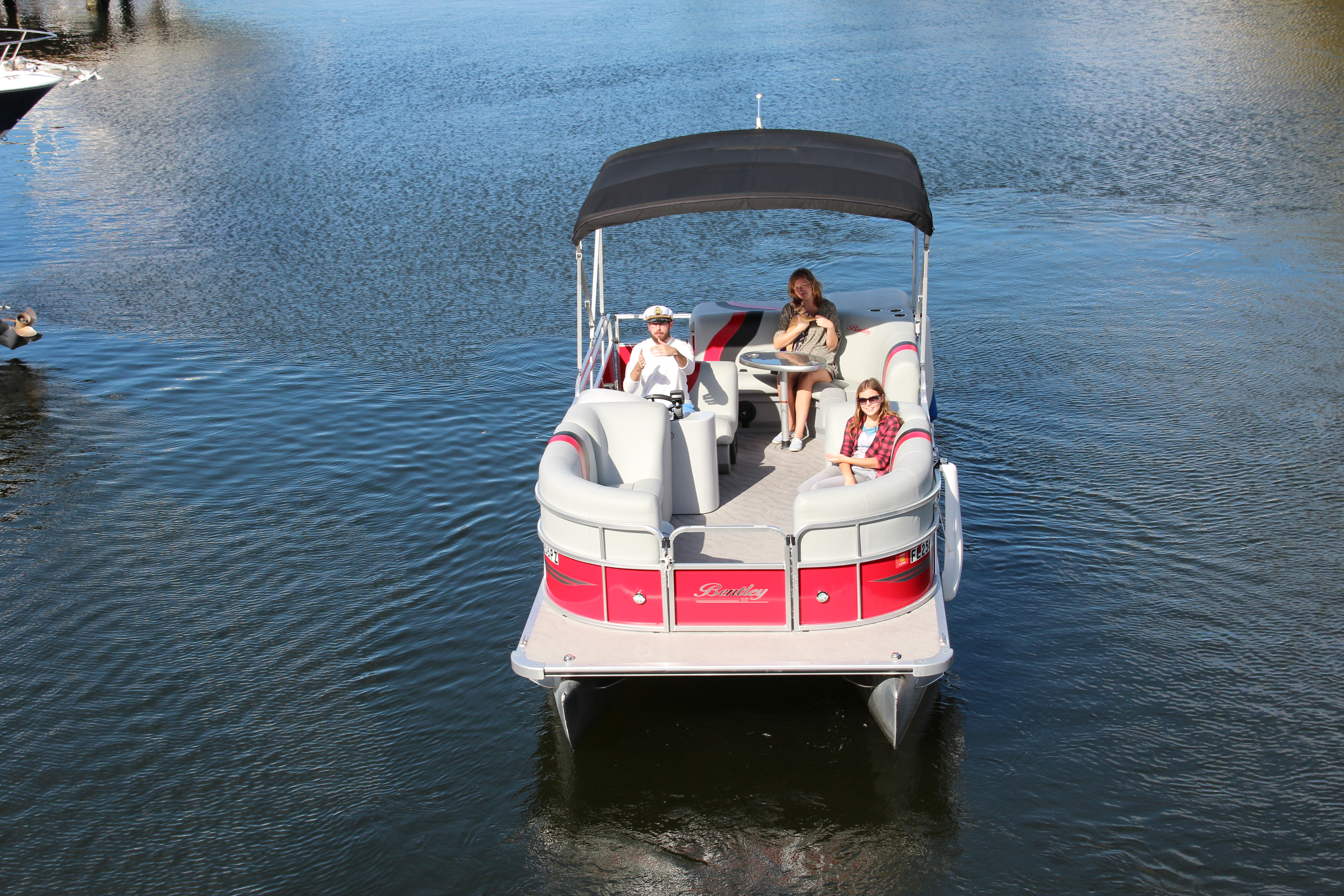 photo boat miami, pontoon, rent a boat miami, hallandale, hollywood