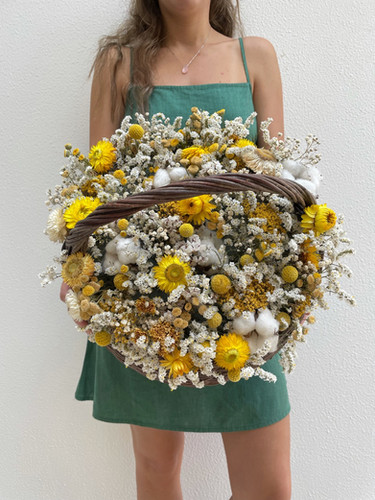 סידור בסל קש | Kimaya Flowers