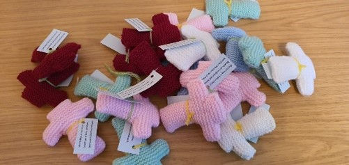 Knitted crosses for Easter - in abundance!