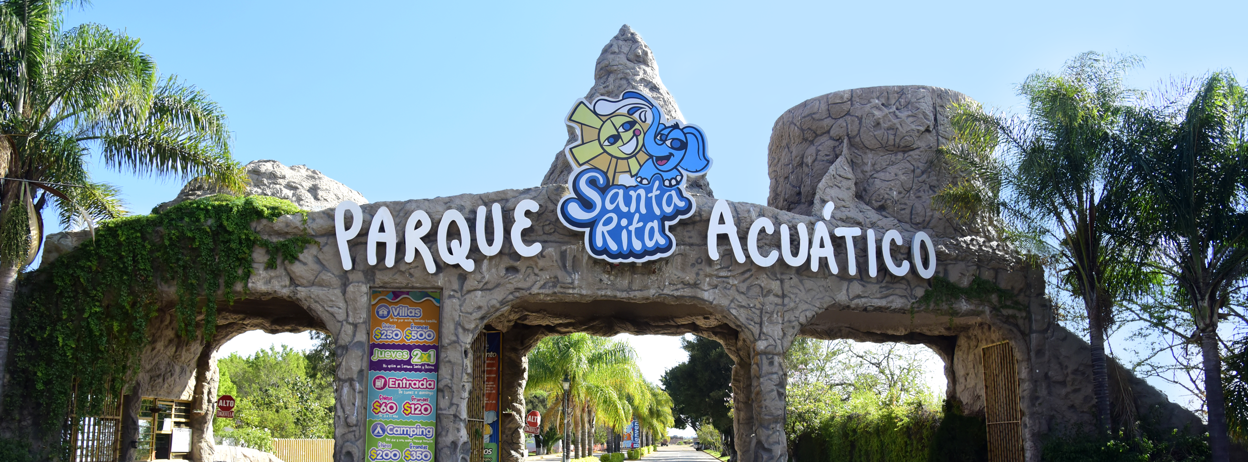 Parque Acuático Santa Rita Jalisco México con albercas y toboganes