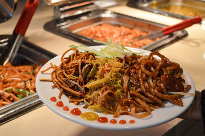 A Feast for the Family: Enjoying Aroma Buffet During the School Holidays