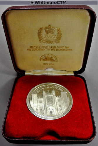 1977 Hampton Court Palace Silver jubilee Medal 44mm Cased Cupro nickel ...