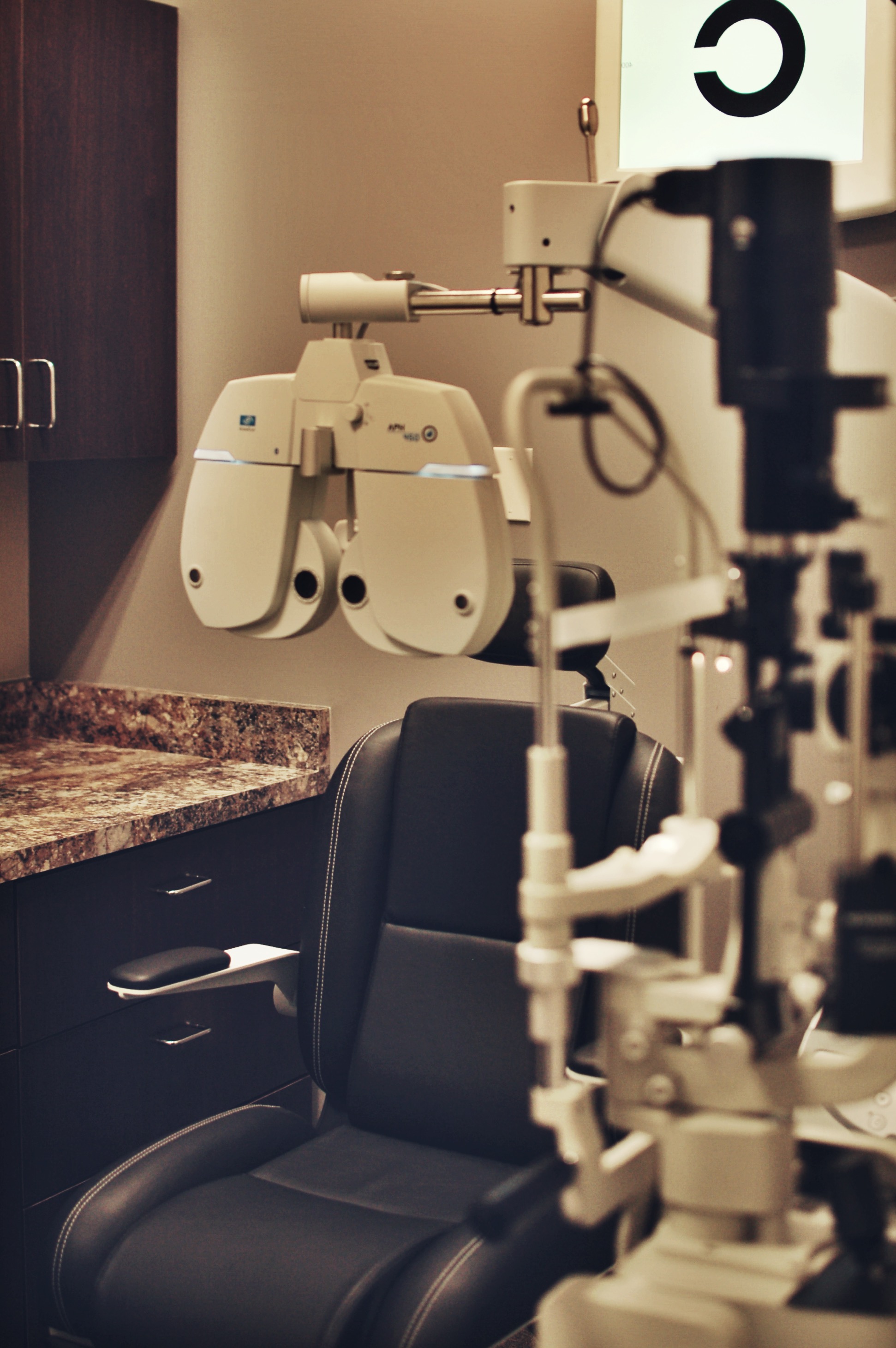 specs vision care vision source: optometrist riverside, CA