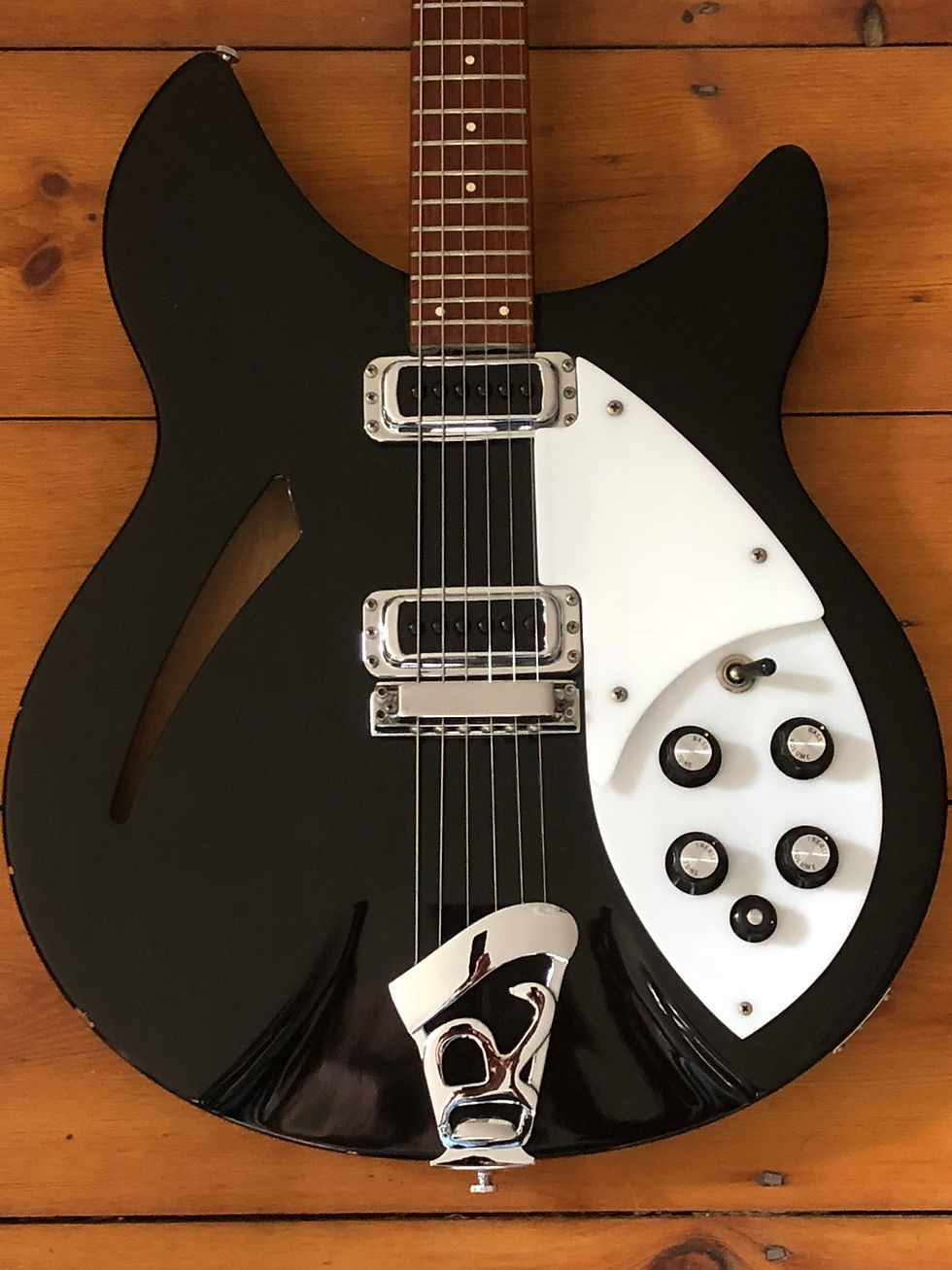 1985 Rickenbacker 330 Jet-glo | Johnny Marr | God's Own Guitars