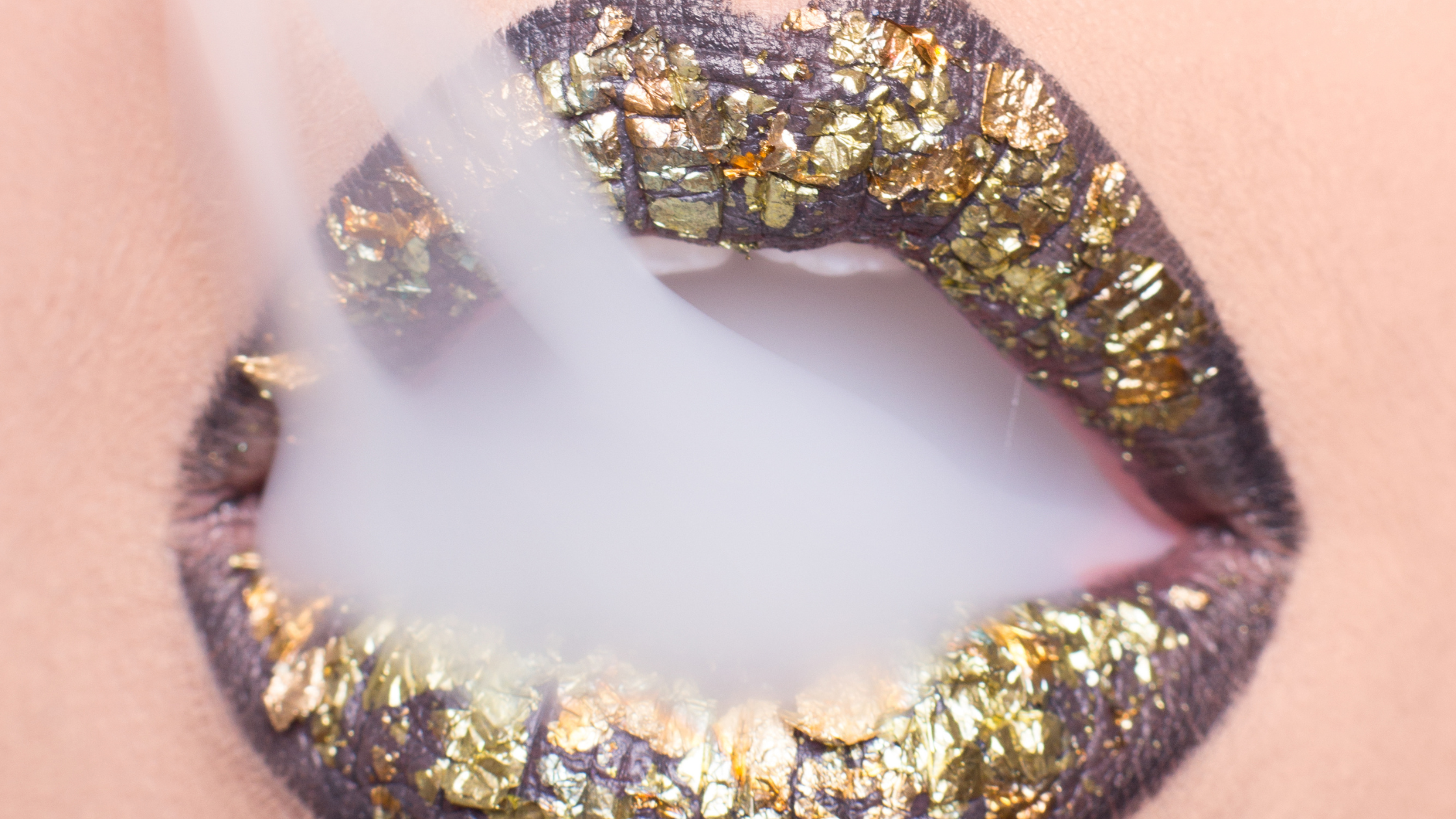 How Vaping and Smoking Affect the Shape of Your Lips (and What You Can ...